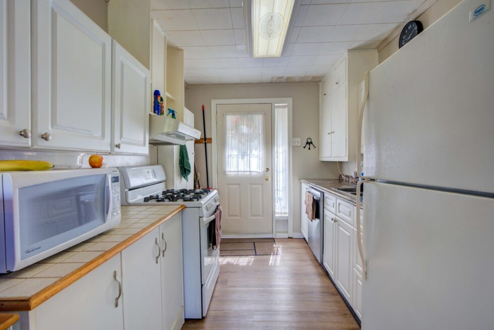 372 Murphy Road #100, Crosby Lake, Ontario Cottage for Sale - Westport ...